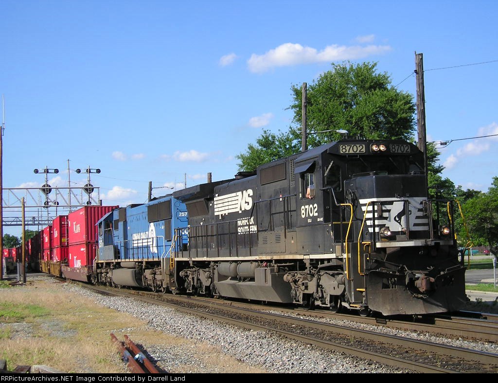 NS 8702 On NS 45 A Eastbound
